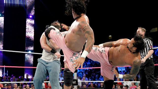 Science confirms slapping thigh makes superkick more devastating