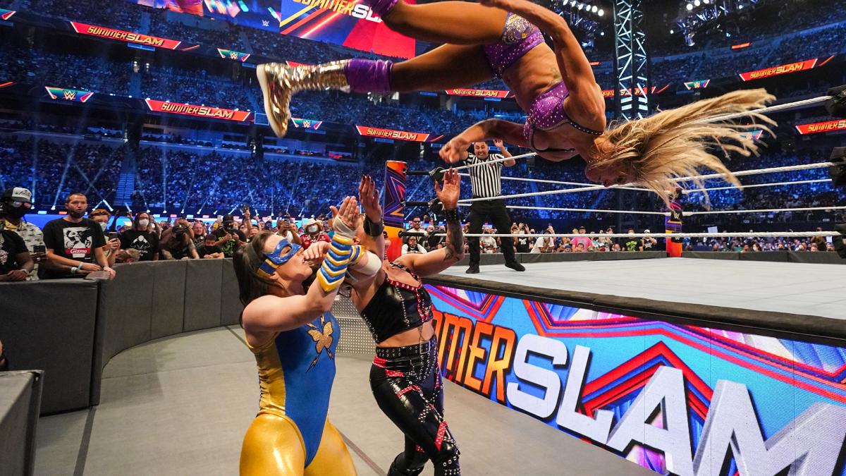 Charlotte Flair delivers graceful moonsault that almost makes contact ...